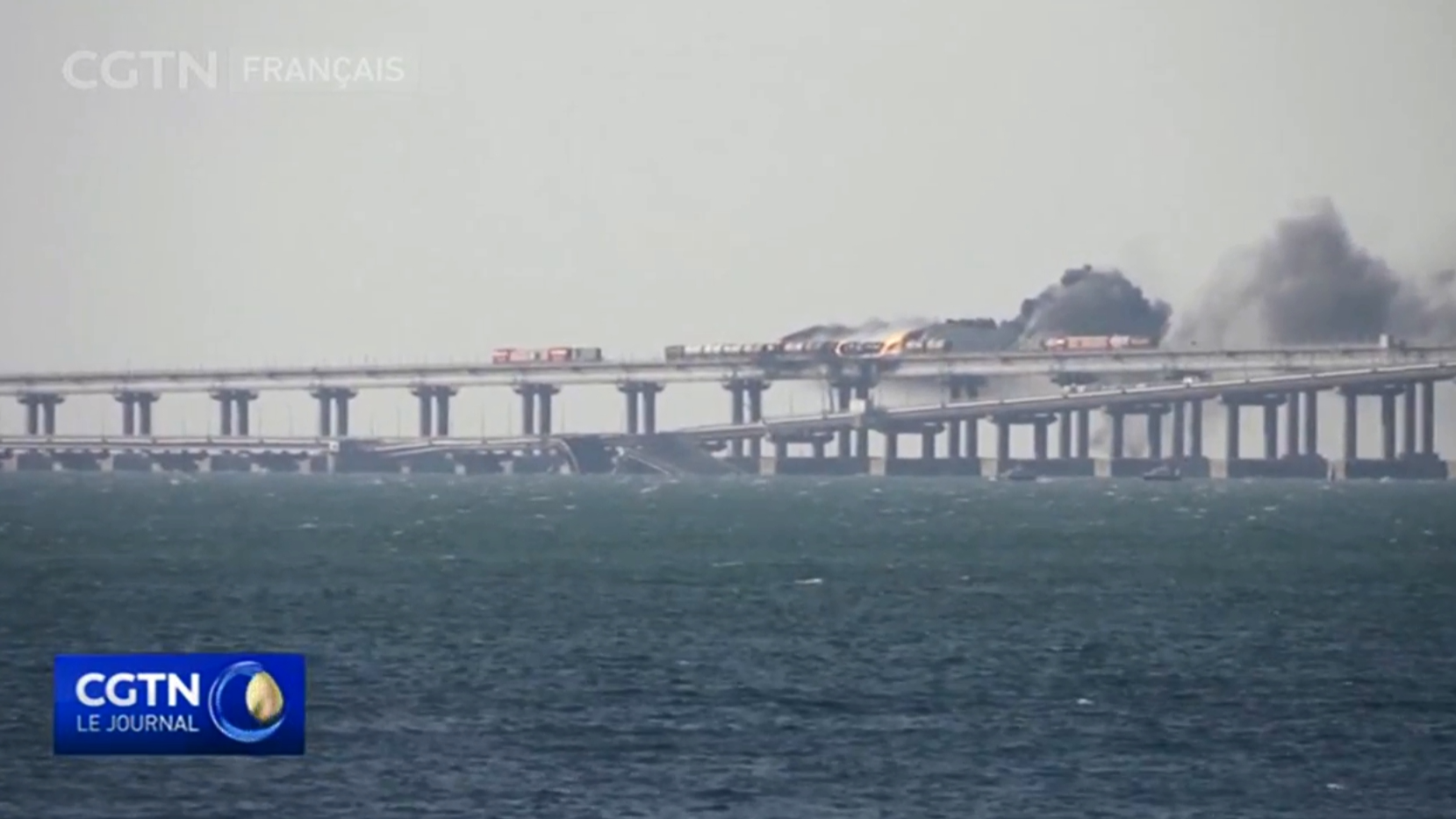 Le pont de Kertch vers la Crimée endommagé par une explosion - CGTN