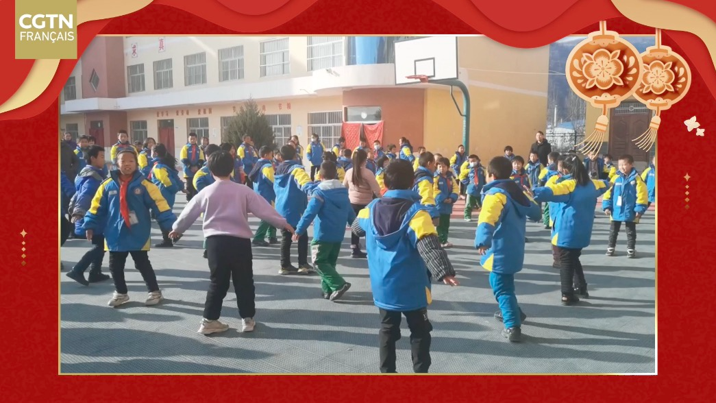 Les meilleurs vœux du journaliste Mao Xingyu depuis une école du ...