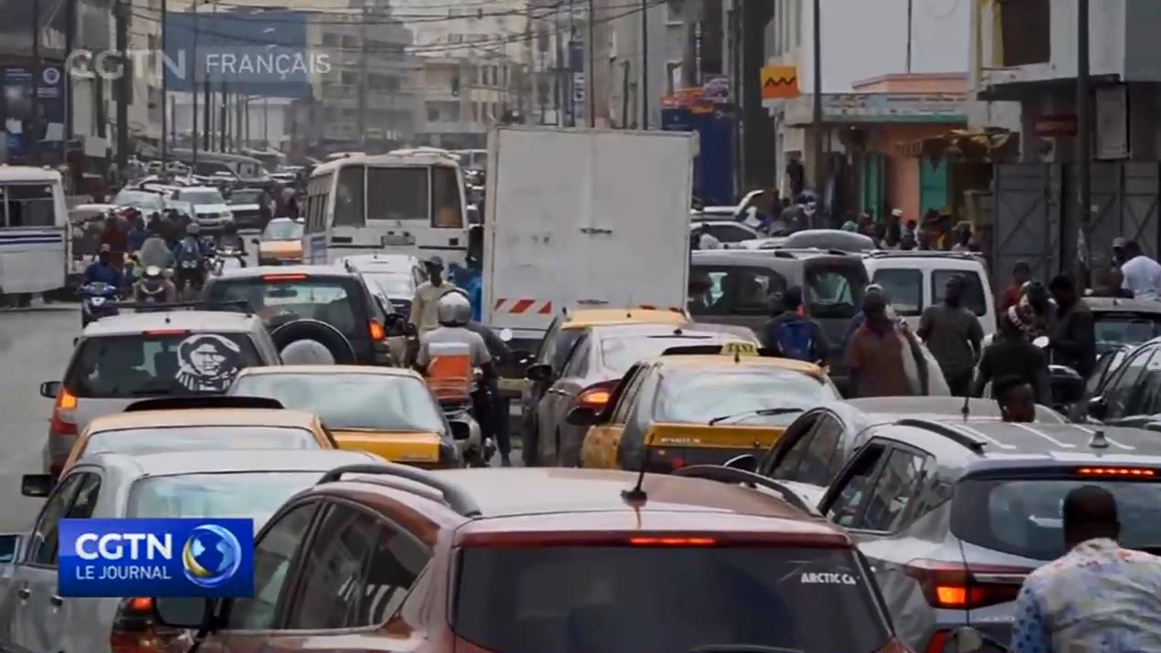 Dakar étouffe dans les embouteillages - CGTN