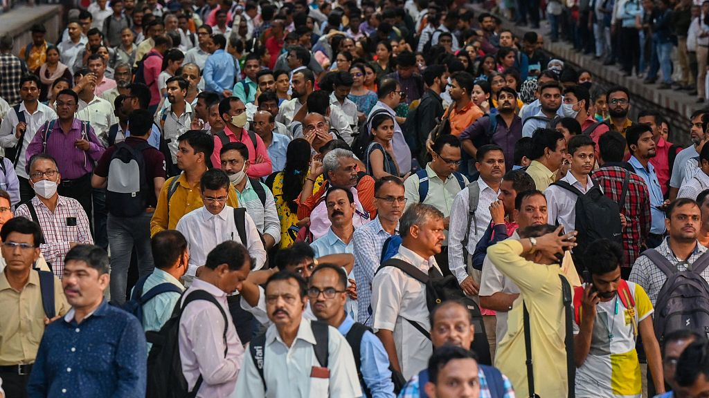 La population indienne dépasserait celle de la Chine au milieu de l'année - CGTN