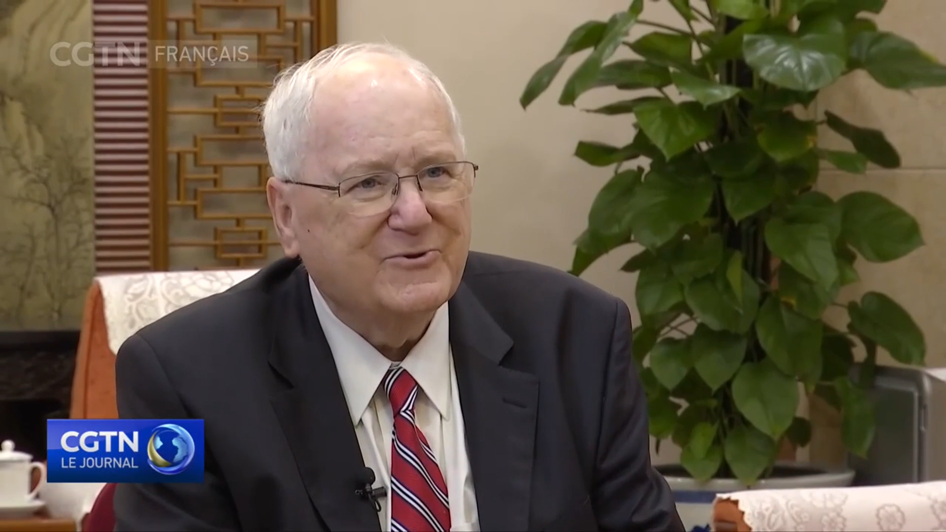 Entretien avec l'ancien ambassadeur américain au Cambodge Kenneth Quinn ...