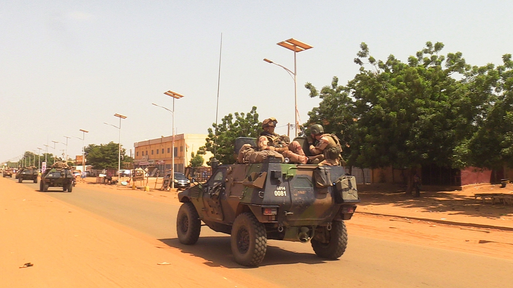 Début du retrait du premier contingent de soldats français du Niger - CGTN