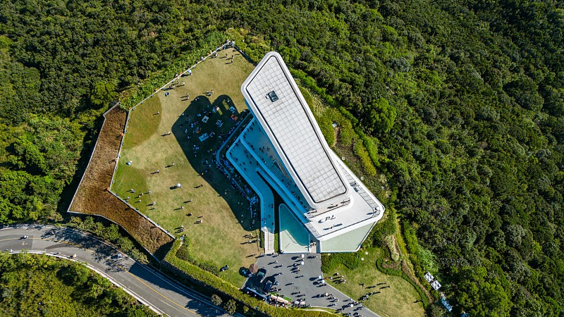 Shenzhen : un parc en forme de vaisseau spatial gagne en popularité - CGTN