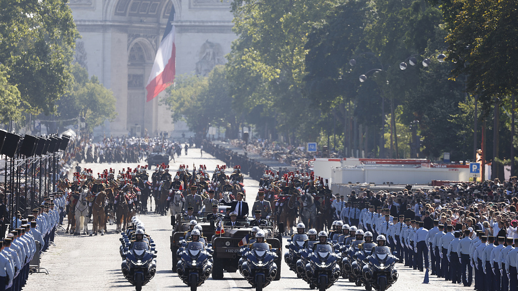 Le défilé militaire du 14-Juillet à Paris - CGTN