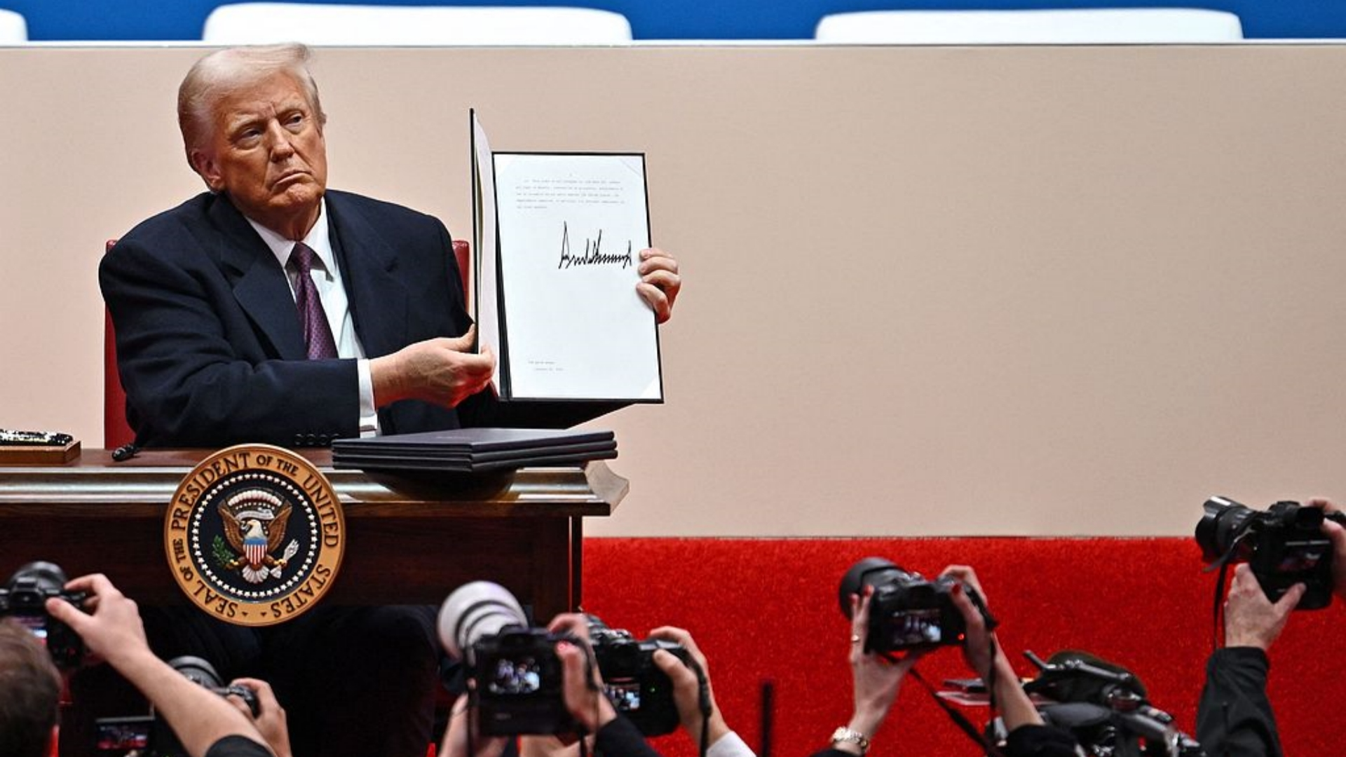 Le président américain gracie quelque 1 500 émeutiers qui ont pris d ...